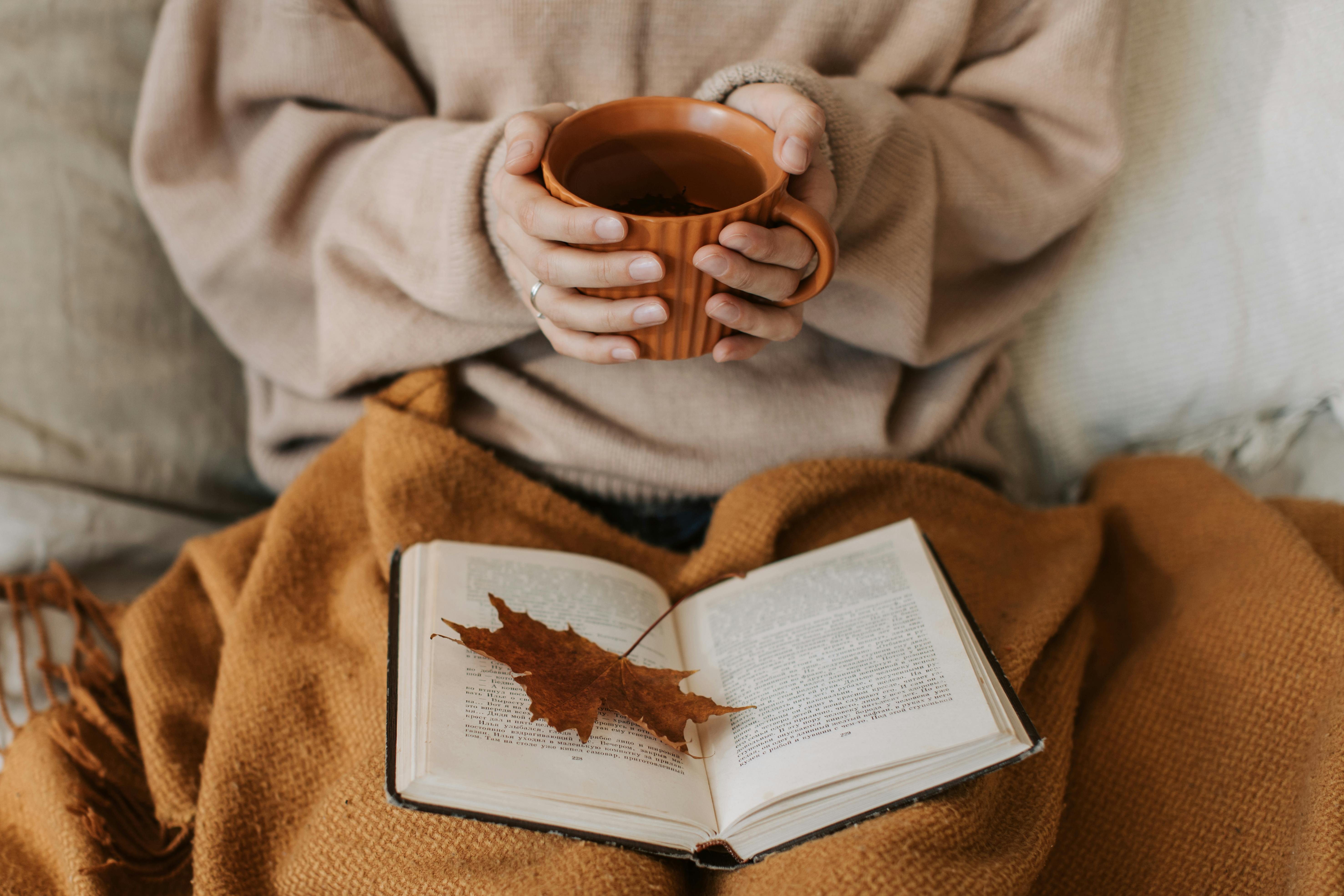 Why Books Improve Sleep Better Than Screens – Reader's Closet